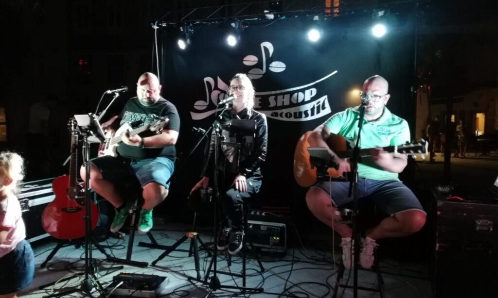 Coffee Shop Acoustic - Ultimate music experience